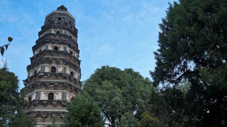 What is a Pagoda? Exploring these Iconic Asian Towers!